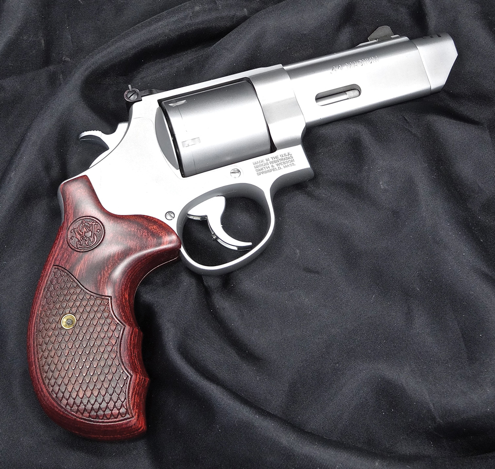 Handgun Review: Smith & Wesson Model 629 V-Comp Performance Center ...
